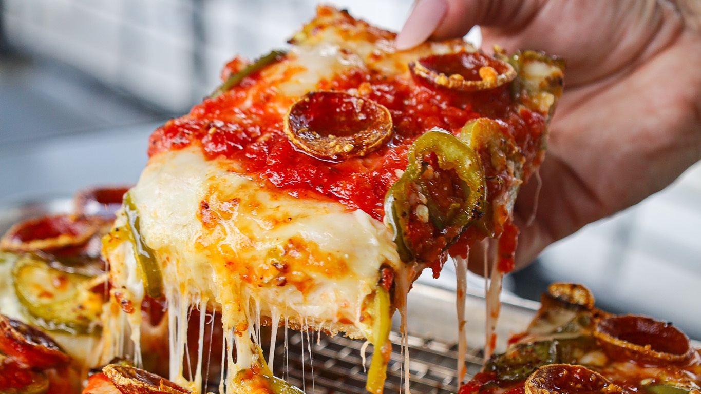 La cadena de pizza al estilo de Detroit, Amy Square, ahora está abierta ...